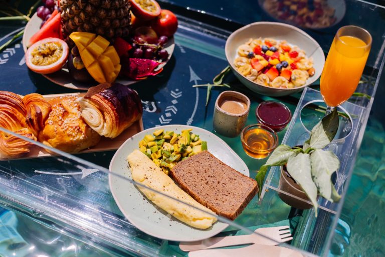 Floating Breakfast Ideas For Your Summer Getaway | Luxury Living