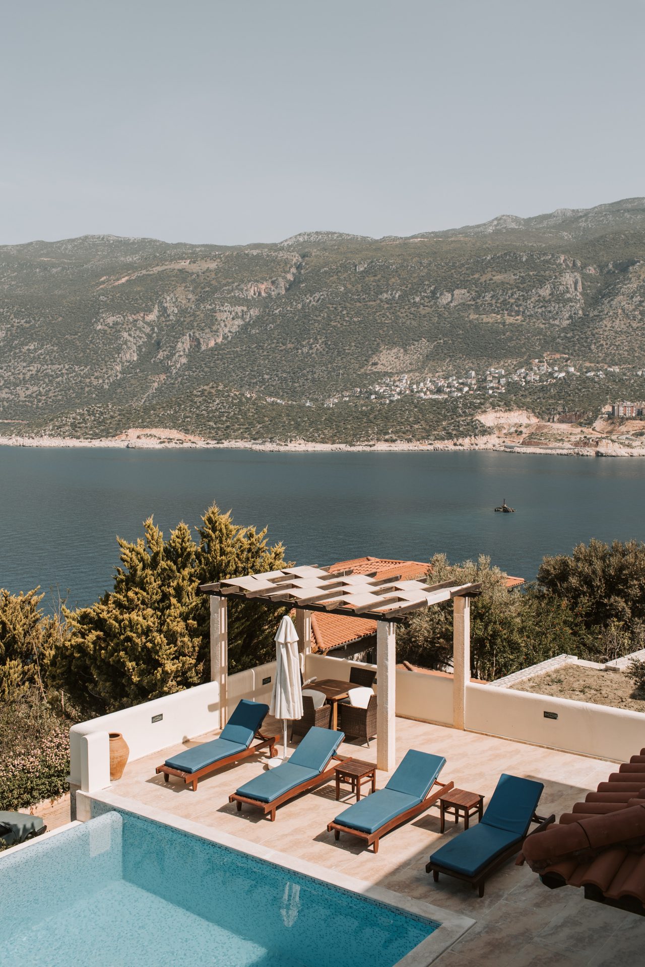 Things to Consider When Buying a Seaside Property |Luxury Living