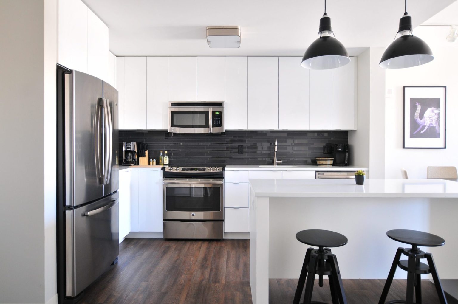 Guide To Hidden Refrigerator In The Kitchen | Luxury Living