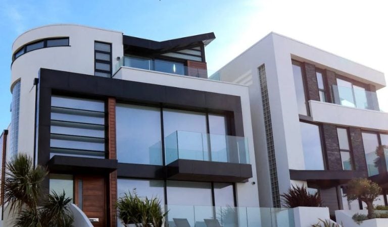 Cool House: Cooling Strategies For Glass House | Luxury Living